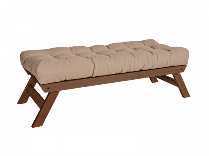 Dřevěná lavice s futonem jako doplněk nebo samotné sezení.